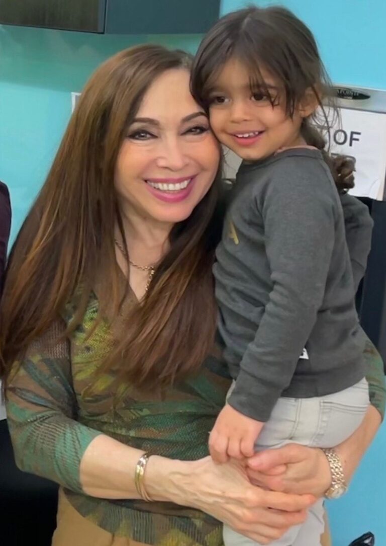 Mina Afsari – Documentation Capitale